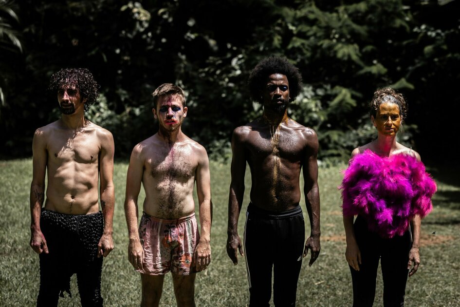 3 against 2: Psycho Tropics — Julidans